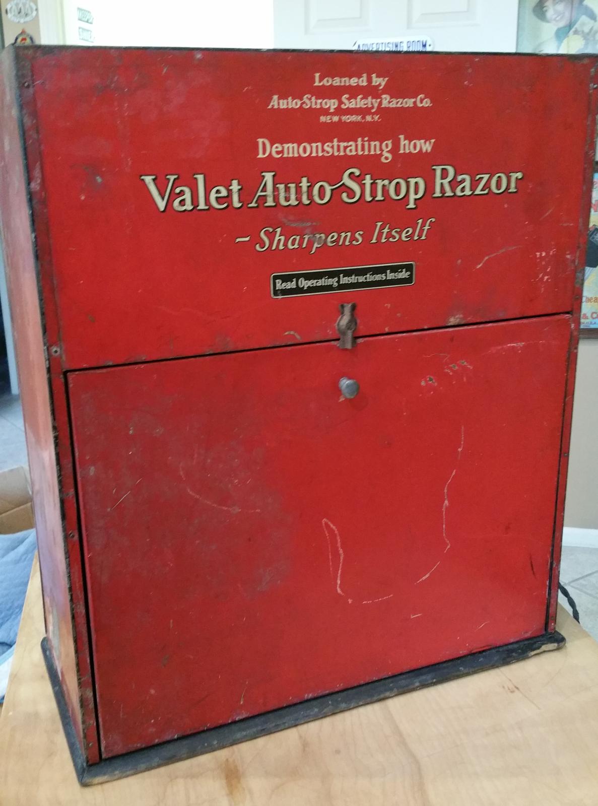 Auto-Strop store display - Wegian WetshavingWegian Wetshaving